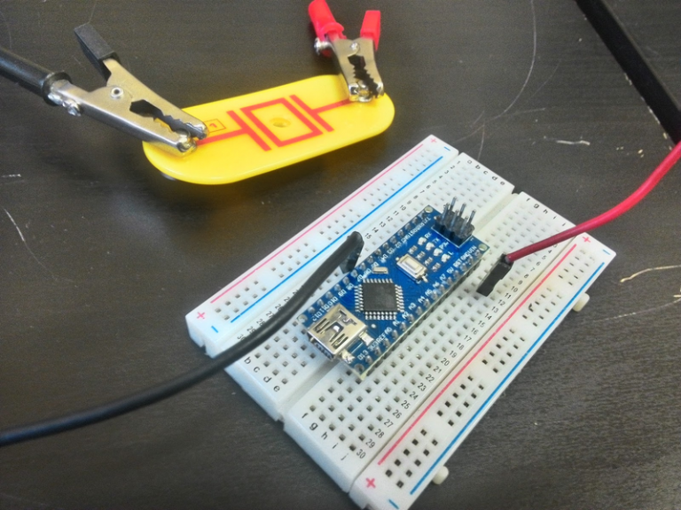 Подключение пьезопищалки Arduino. Функции tone() и noTone()